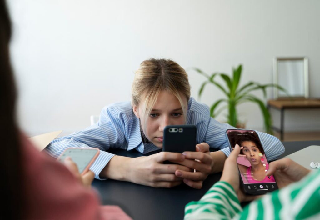 How to Reduce social media addiction and Reclaim Your Time